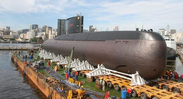 Brazil - Peru: submarine exchange for amphibious vessel?