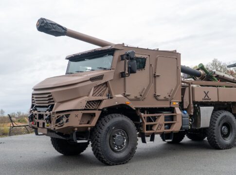 تم الكشف عن أولى دبابات CAESAR Mark II التابعة للجيش الفرنسي خلال ...